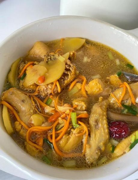 猴头菇炖鸡怎么做_猴头菇炖鸡需要焯水吗-第1张图片-山城妙识 猴头菇炖鸡怎么做_猴头菇炖鸡需要焯水吗-第1张图片-山城妙识