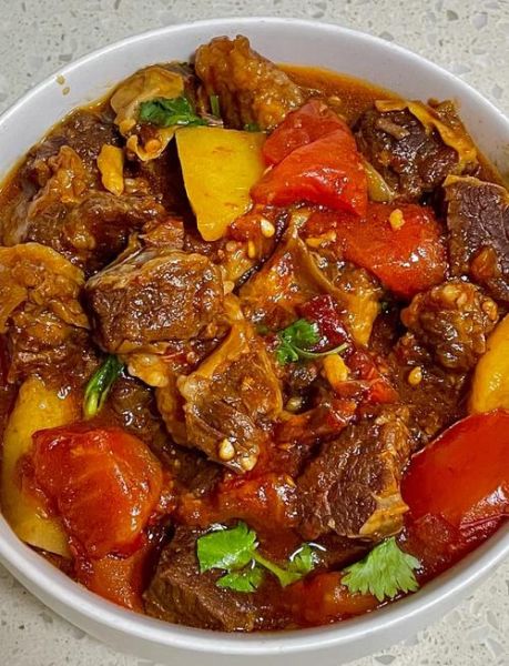 土豆西红柿炖牛腩怎么做_牛腩炖多久才软烂-第1张图片-山城妙识