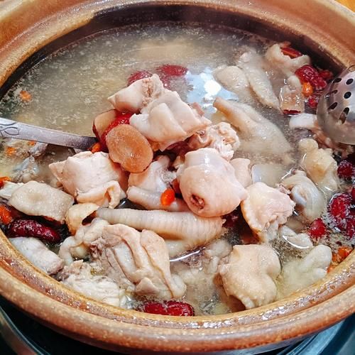 清补凉鸡汤的功效_清补凉鸡汤适合什么人喝-第2张图片-山城妙识