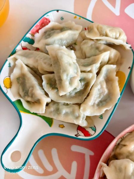 茼蒿鸡蛋馅素饺子怎么做_茼蒿鸡蛋素饺子热量高吗-第3张图片-山城妙识 茼蒿鸡蛋馅素饺子怎么做_茼蒿鸡蛋素饺子热量高吗-第3张图片-山城妙识
