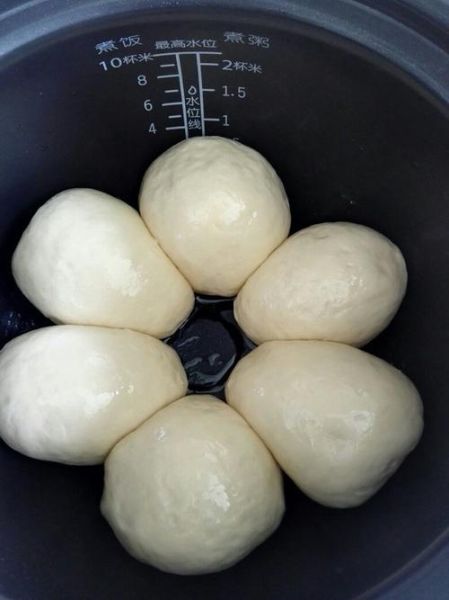 电压力锅做面包的方法_电压力锅做面包要多久-第3张图片-山城妙识