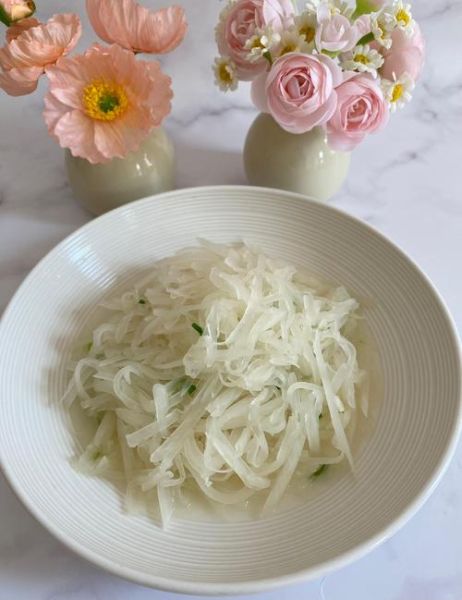 清炒白萝卜怎么做才好吃_白萝卜要不要焯水-第1张图片-山城妙识 清炒白萝卜怎么做才好吃_白萝卜要不要焯水-第1张图片-山城妙识