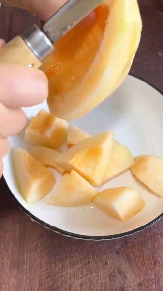 哈密瓜怎么切_哈密瓜怎么吃才甜-第3张图片-山城妙识
