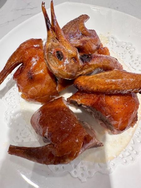 广东乳鸽的做法_广东乳鸽配料有哪些-第2张图片-山城妙识