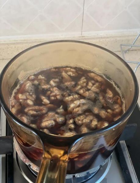 椒盐核桃仁怎么做_家庭版椒盐核桃做法-第3张图片-山城妙识