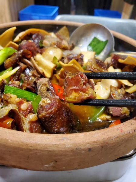 干锅排骨怎么做才外酥里嫩_干锅排骨用什么配菜最好吃-第3张图片-山城妙识