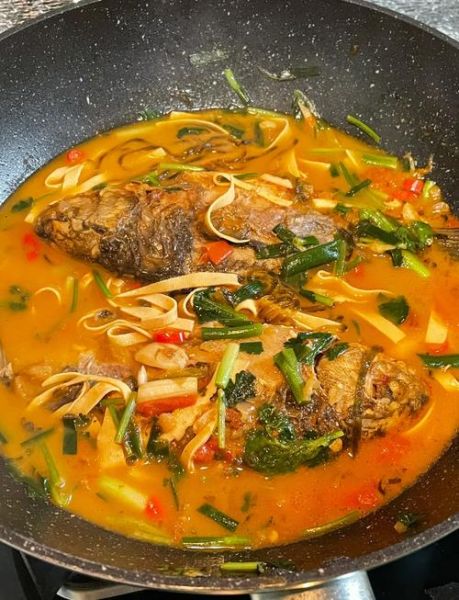 焖鲫鱼的家常做法_焖鲫鱼怎么做才入味-第2张图片-山城妙识