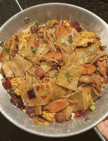 摆摊炒冷面怎么做_摆摊炒冷面用什么酱-第2张图片-山城妙识