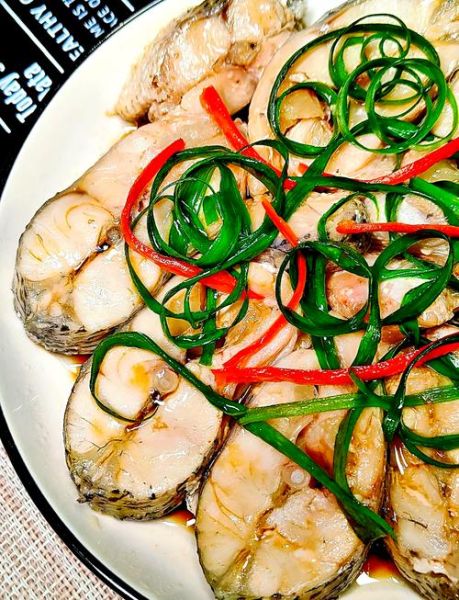 清蒸鱼怎么做才鲜嫩_清蒸鲈鱼最正宗步骤-第2张图片-山城妙识