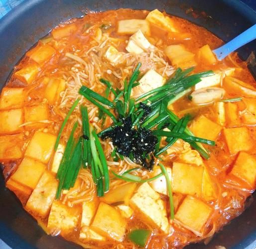 泡菜锅的家常做法_泡菜锅怎么做才好吃-第1张图片-山城妙识