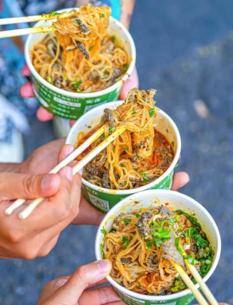 北京本地人常去的小吃街有哪些_牛街和簋街哪个更地道-第1张图片-山城妙识