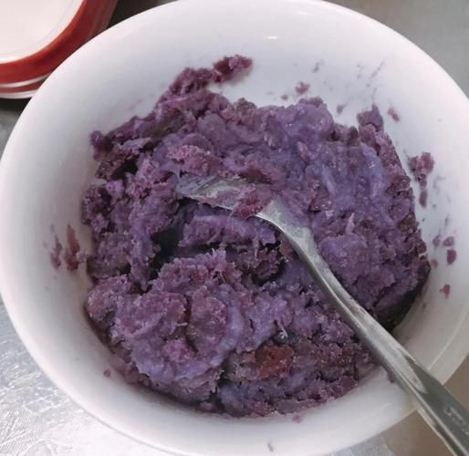 紫薯泥怎么做才好吃_紫薯泥最简单的做法-第1张图片-山城妙识
