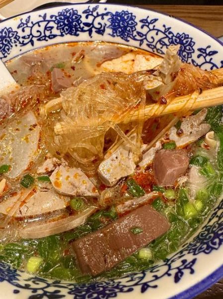 南京鸭血粉丝汤怎么做_正宗配方揭秘-第1张图片-山城妙识