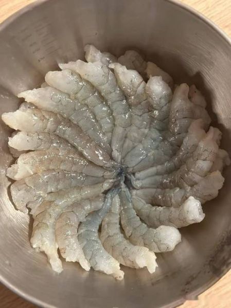 大虾怎么处理干净_大虾去虾线技巧-第2张图片-山城妙识