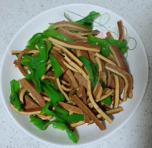 茶干炒什么好吃_茶干炒青椒的做法-第1张图片-山城妙识 茶干炒什么好吃_茶干炒青椒的做法-第1张图片-山城妙识