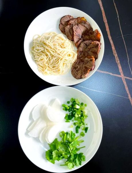 正宗兰州牛肉面怎么做_家庭版配方揭秘-第1张图片-山城妙识
