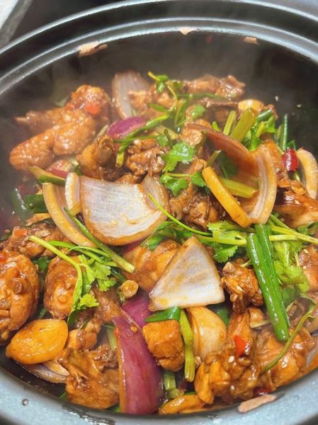 炖鸡肉的家常做法_怎样炖鸡肉才好吃-第2张图片-山城妙识