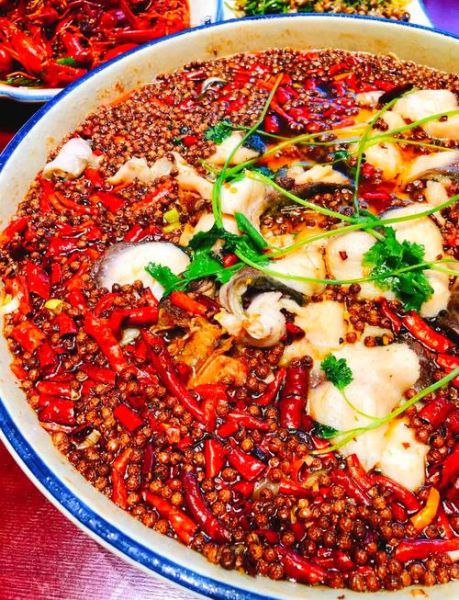 麻辣水煮鲟鱼怎么做_水煮鲟鱼用不用去鳞-第1张图片-山城妙识 麻辣水煮鲟鱼怎么做_水煮鲟鱼用不用去鳞-第1张图片-山城妙识