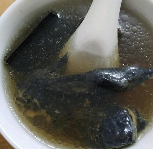 杜仲鸡汤怎么做_杜仲鸡汤的功效与禁忌-第1张图片-山城妙识