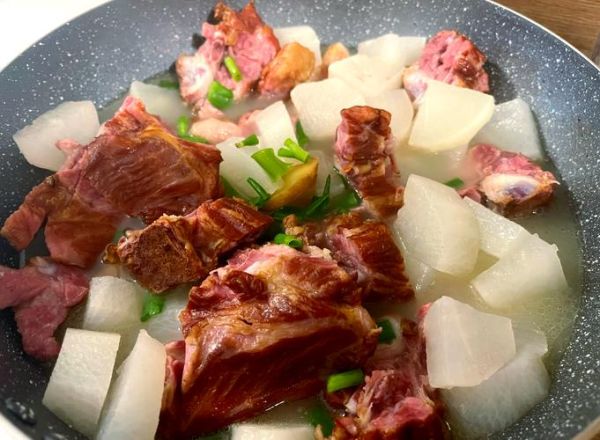 腊排骨怎么炖好吃_腊排骨炖什么配菜最香-第1张图片-山城妙识