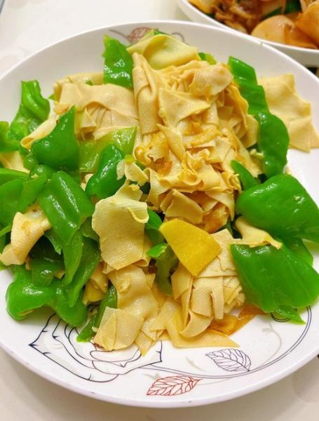 尖椒干豆腐热量_减肥能吃吗-第1张图片-山城妙识 尖椒干豆腐热量_减肥能吃吗-第1张图片-山城妙识