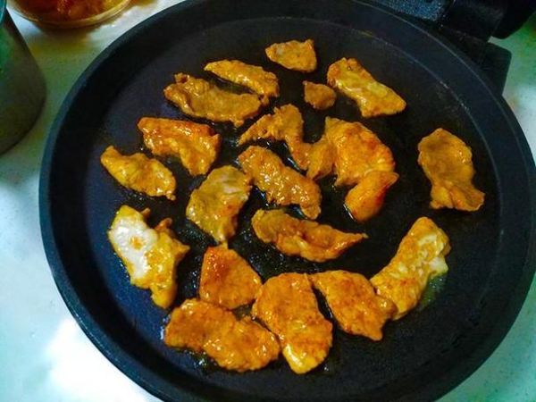 电饼铛烤五花肉怎么做好吃_电饼铛烤五花肉的做法窍门-第2张图片-山城妙识