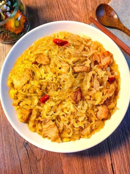 酸菜炒粉条怎么做_酸菜炒粉条家常做法-第1张图片-山城妙识