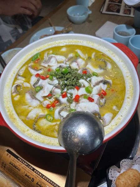 酸菜鱼草鱼还是黑鱼好吃_哪个更嫩更入味-第1张图片-山城妙识