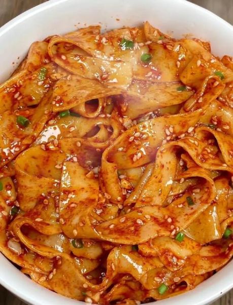 油泼面家常做法_油泼面怎么做才正宗-第2张图片-山城妙识