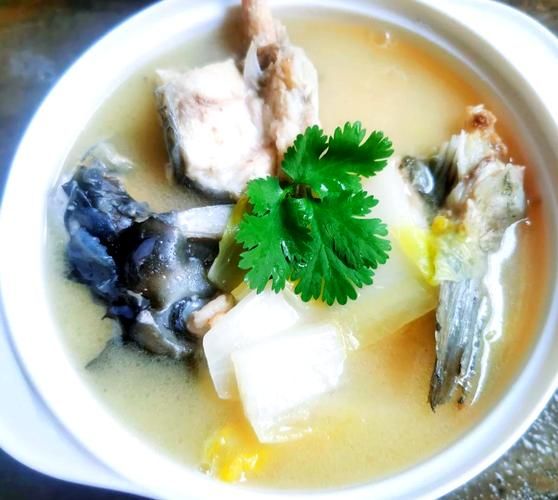 红烧草鱼头怎么做_草鱼头去腥技巧-第1张图片-山城妙识