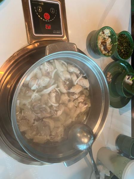 清汤鸡肉火锅怎么做_鸡肉火锅汤底怎么调-第2张图片-山城妙识