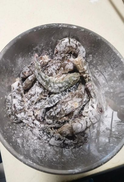 正宗避风塘炒虾怎么做_避风塘炒虾配方比例-第3张图片-山城妙识