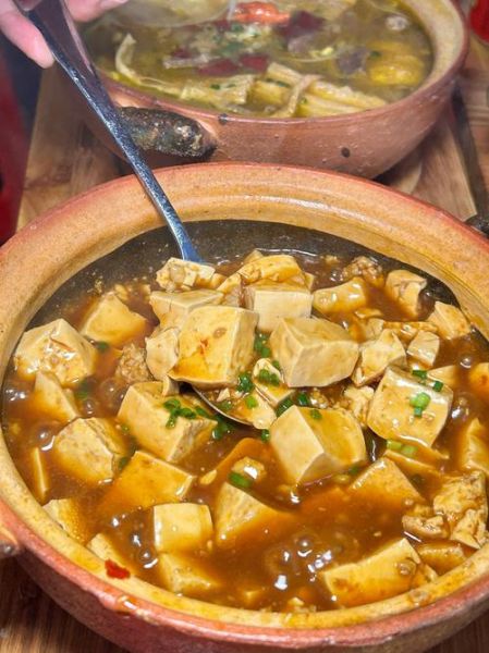 砂锅豆腐怎么做好吃_砂锅豆腐做法大全窍门-第1张图片-山城妙识