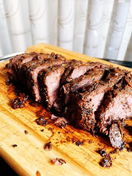 黑椒牛排是哪个部位_黑椒牛排用哪块肉-第2张图片-山城妙识 黑椒牛排是哪个部位_黑椒牛排用哪块肉-第2张图片-山城妙识