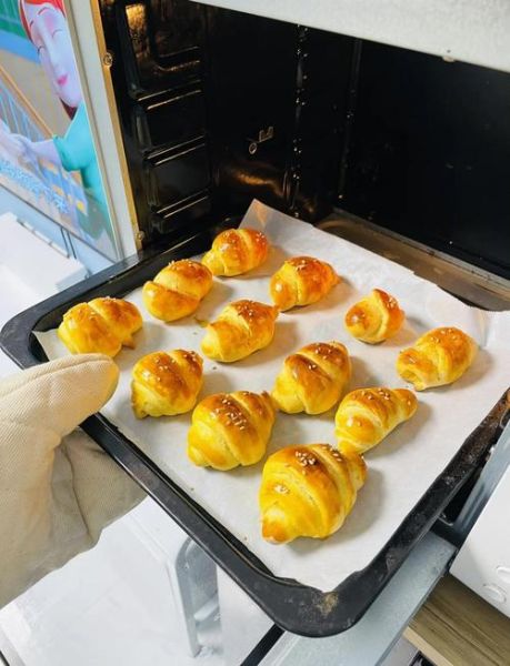 家庭最简单牛角面包怎么做_牛角面包不用黄油可以吗-第1张图片-山城妙识