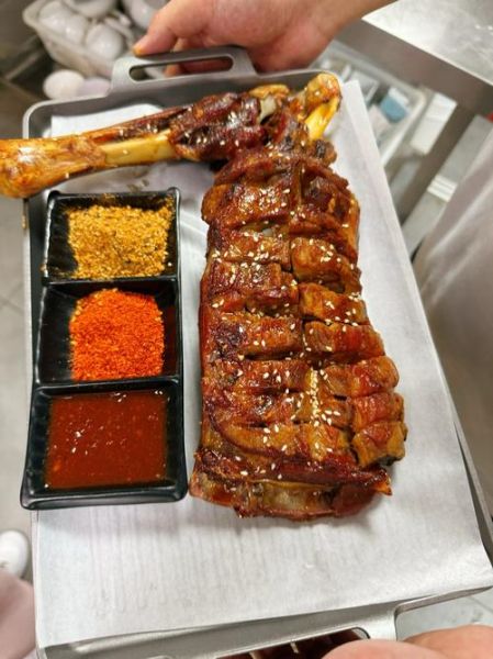 烤全羊用的是哪种羊_烤全羊选羊品种推荐-第1张图片-山城妙识 烤全羊用的是哪种羊_烤全羊选羊品种推荐-第1张图片-山城妙识