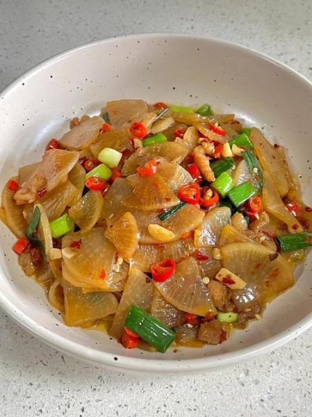 炒萝卜片怎么炒好吃_家常炒萝卜片的做法-第1张图片-山城妙识