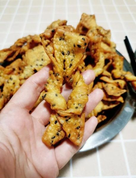 家庭炸麻花怎么做_麻花配方比例是多少-第1张图片-山城妙识 家庭炸麻花怎么做_麻花配方比例是多少-第1张图片-山城妙识