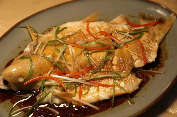 清蒸鳟鱼怎么做_清蒸鳟鱼需要蒸多久-第3张图片-山城妙识