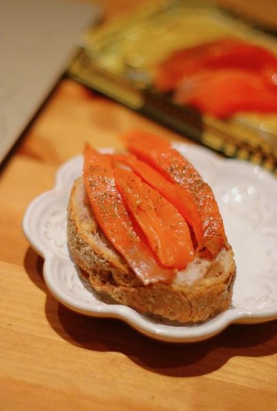 烟熏三文鱼三明治怎么做_热量高吗-第1张图片-山城妙识