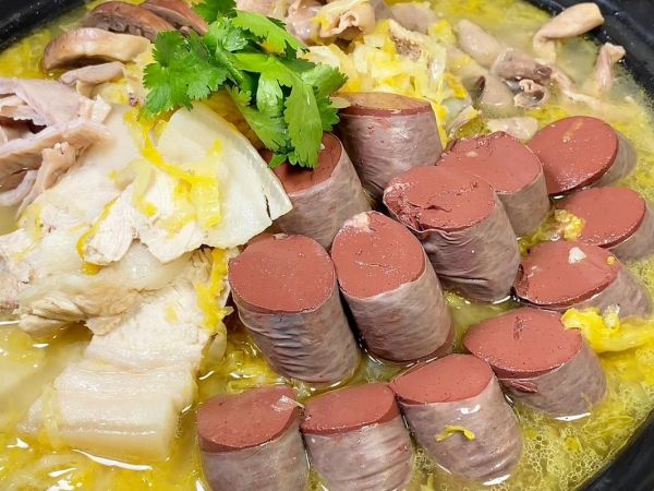酸菜炖五花肉血肠怎么做_酸菜炖五花肉血肠正宗做法-第2张图片-山城妙识