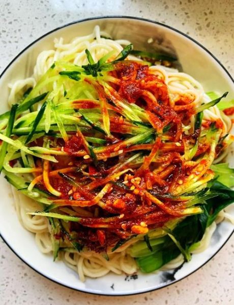 凉面条怎么做才好吃_凉面条调料怎么调-第1张图片-山城妙识