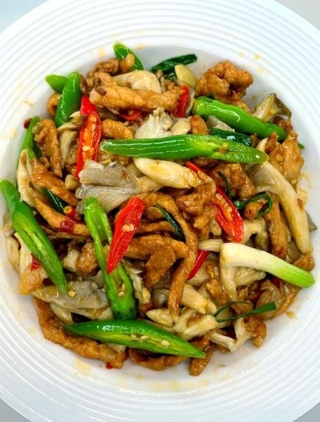 平菇肉片怎么做_平菇炒肉片先炒哪个-第1张图片-山城妙识 平菇肉片怎么做_平菇炒肉片先炒哪个-第1张图片-山城妙识