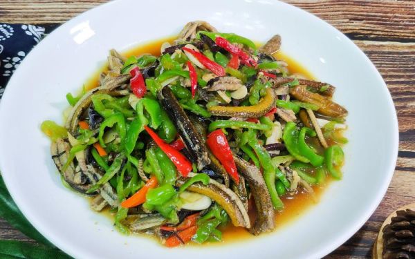 家常鳝鱼丝怎么做好吃_鳝鱼丝去腥技巧-第1张图片-山城妙识