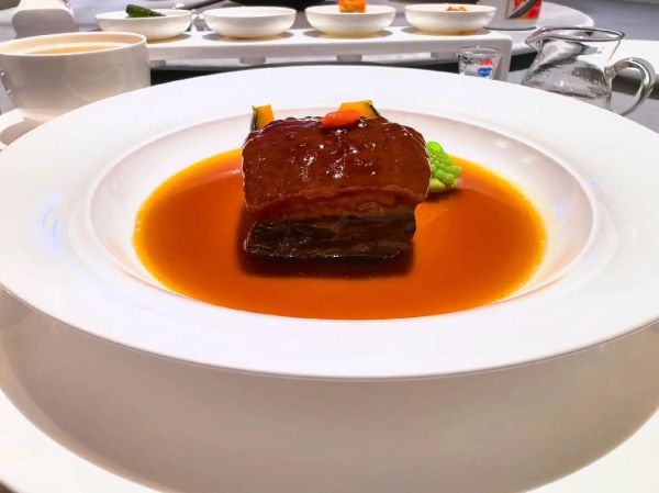 国宴图片有哪些讲究_国宴菜品如何摆盘-第3张图片-山城妙识 国宴图片有哪些讲究_国宴菜品如何摆盘-第3张图片-山城妙识