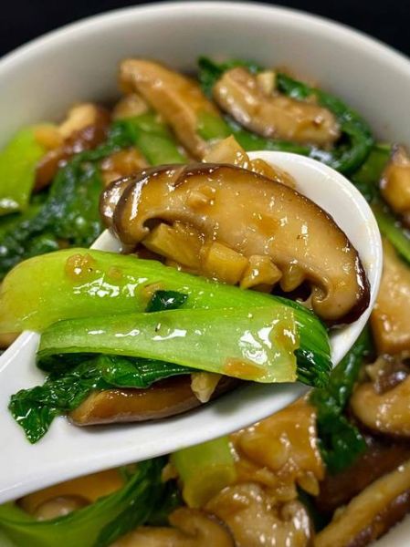 香菇油菜高清大图怎么拍_香菇油菜摆盘技巧-第2张图片-山城妙识