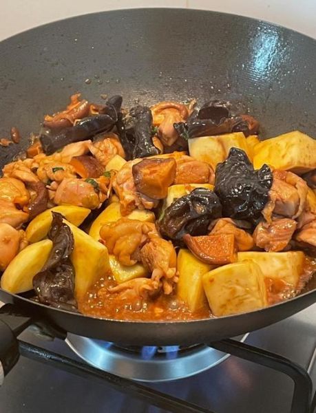 木耳炒鸡肉怎么做_木耳炒鸡肉的营养价值-第1张图片-山城妙识