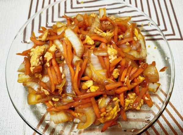 洋葱炒鸡蛋怎么做_洋葱炒鸡蛋的家常做法-第2张图片-山城妙识