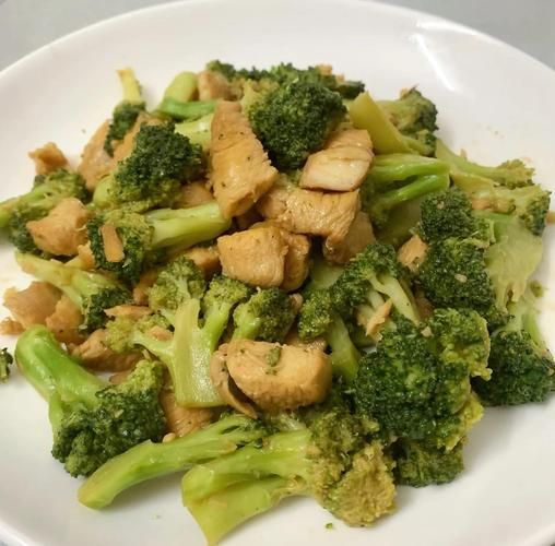 西兰花炒肉片怎么做_西兰花炒肉片家常做法-第3张图片-山城妙识