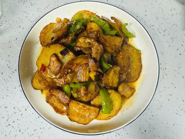 土豆炒五花肉怎么做好吃_土豆炒五花肉的家常做法-第1张图片-山城妙识